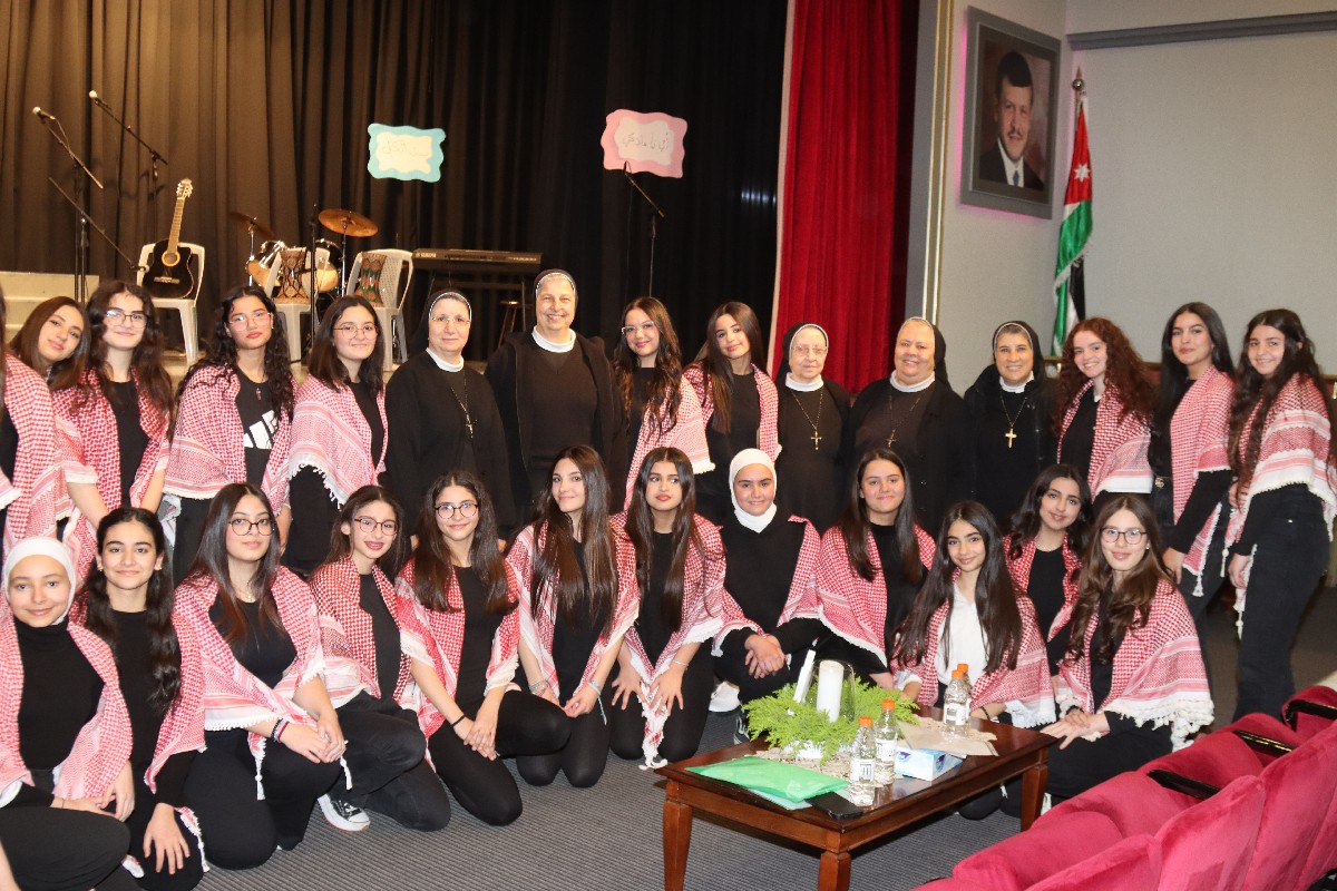 Rosary Schools Shmeisani | احتفال عيد الأم و الكرامة في قسم الثانوي